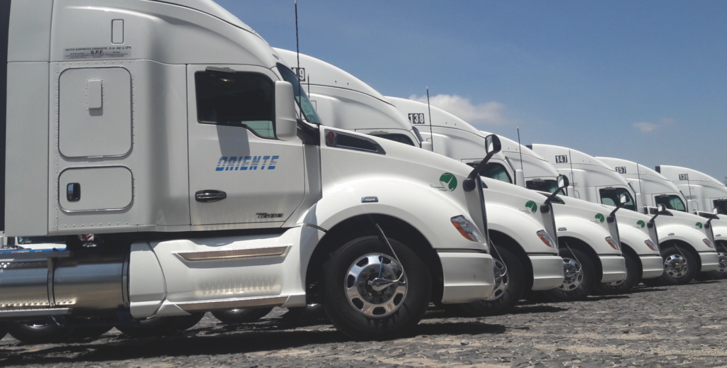 Auto Express Oriente adquiere 27 unidades Kenworth T680 – HC Camión